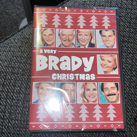 Paramount | Media | The Brady Bunch Dvd A Very Brady Christmas New ...